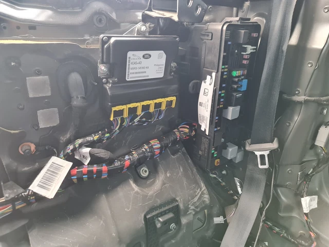 LAND ROVER DEFENDER 90 L663 2022 Air Suspension Control Module M9R3 ...