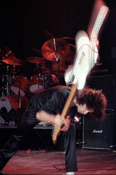 RICHIE BLACKMORE OF Rainbow Performs At Madison Square Garden 1984 Old ...