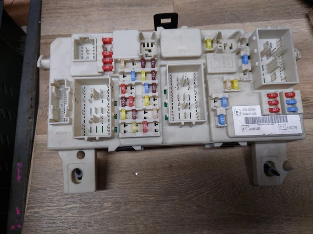 FORD FOCUS MK2 C-Max Fuse Box Bcm 7M5T-14A073-BD EUR 93,46 - PicClick ES