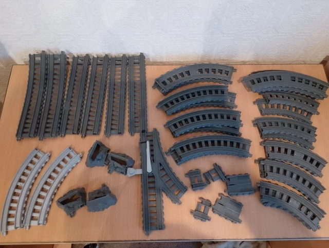 40 PIECE BUNDLE Of Trackmaster Revolution Track With Thomas Joblot £9. ...