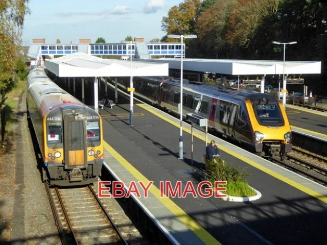 PHOTO ELECTRIC Class 444 And Diesel-Electric Class 220 Multiple Units ...