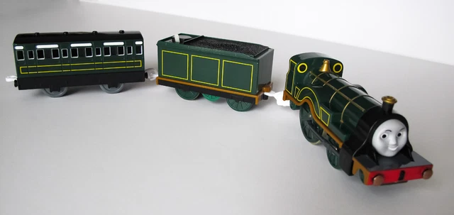 THOMAS & FRIENDS TrackMaster Emily with Motor Car Coach Car 2006 HiT ...