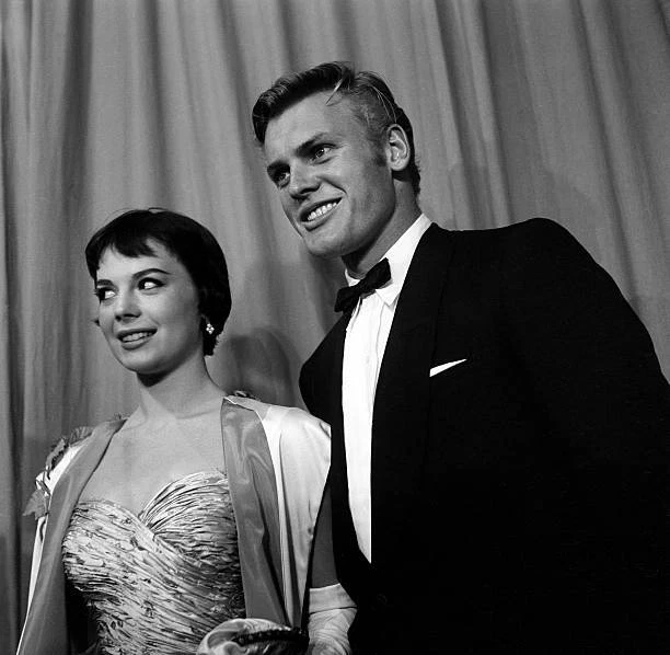 ACTRESS NATALIE WOOD And Actor Tab Hunter Pose 1956 OLD PHOTO 1 $9.00 ...