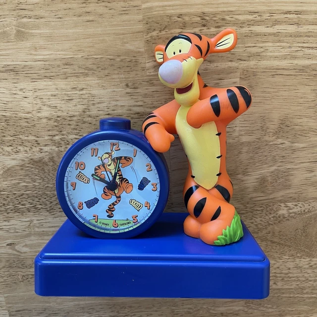 VINTAGE TIGGER TALKING Alarm Clock Disney Fantasma 8.5" Tall Winnie The ...