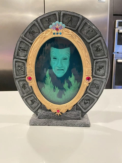WDCC DISNEY RARE Evil Queen Magic Mirror Villains Display Martine ...