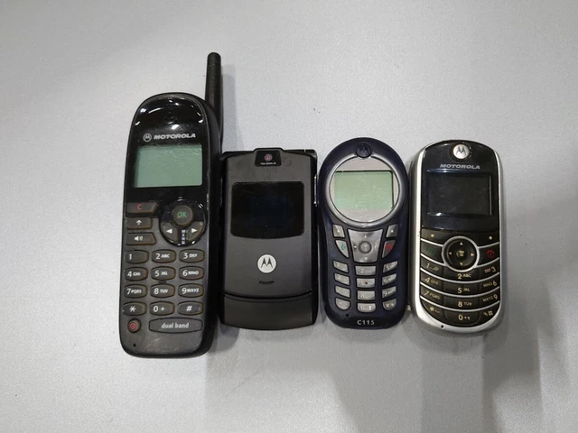 LOT DE 4 téléphones portables Motorola différents modèles occasion fonctionne EUR 10,48 ...