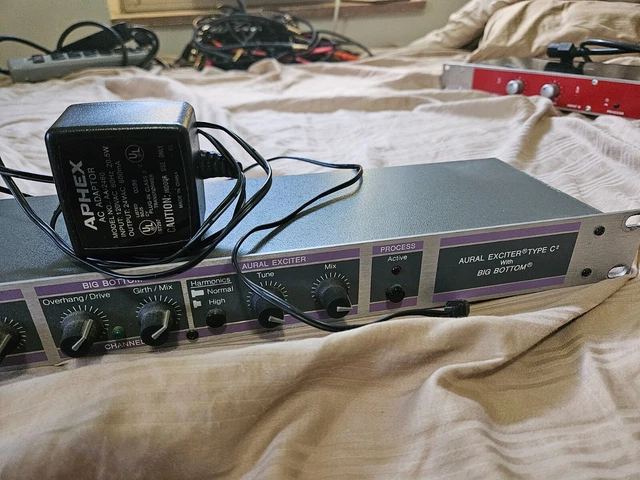 APHEX MODEL 104 Aural Exciter Type C2 with Big Bottom Rackmount w ...