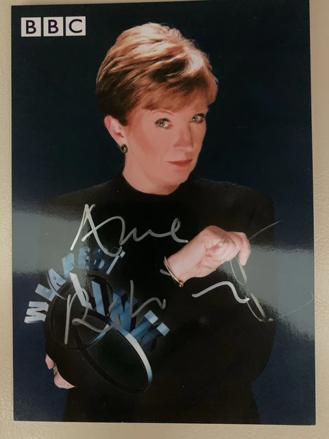 ANNE ROBINSON TV Presenter (Weakest Link) **Hand Signed** Cast Card £10 ...