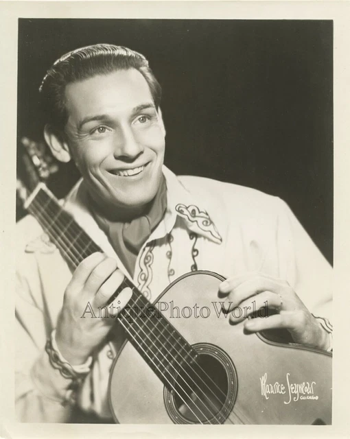 GUAPO YOUNG TITO Guizar México Singer Actor Con Guitarra Vintage Música ...
