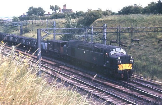 COLOUR SLIDE OF D331 BR class 40 diesel loco £1.99 - PicClick UK