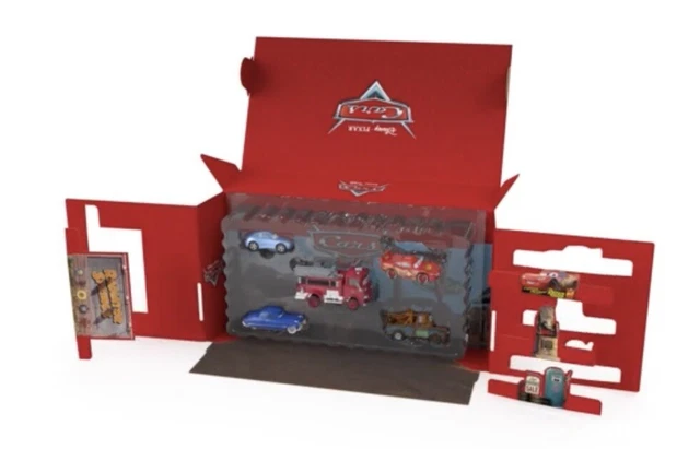 DISNEY PIXAR CARS DIORAMA FOLD OUT PLAYSET MATER McQUEEN RED FIRE ...