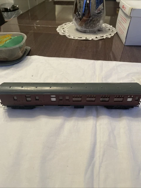 A TRIANG OO Gauge Southern Railway Maroon Coach 435 Unboxed £3.30 ...