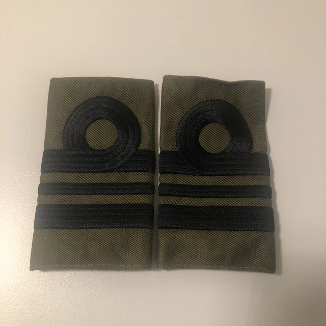 ROYAL NAVY OFFICERS Rank Slides /Epaulettes Lieutenant Commander £4.87 ...