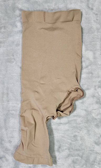 SKIMS SEAMLESS SCULPT Short Left Leg Exposed Size Small Kim Kardashian ...