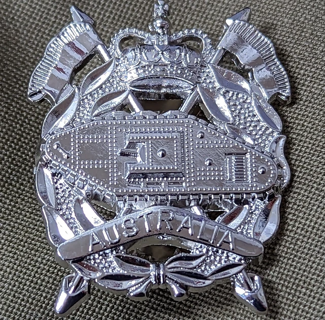 ARMY RAA ROYAL Australian Artillery badge uniform full size slouch hat ... ARMY RAA ROYAL Australian Artillery badge uniform full size slouch hat ...