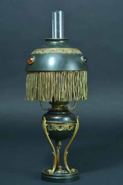 ANCIENNE CHARMANTE LAMPE à pétrole 1900 Hugo Schneider style Louis XVI ...