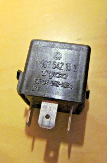 MERCEDES FUEL AIR Pump Relay Tyco - A0025421319 / V23134-B52-X336 (# ...