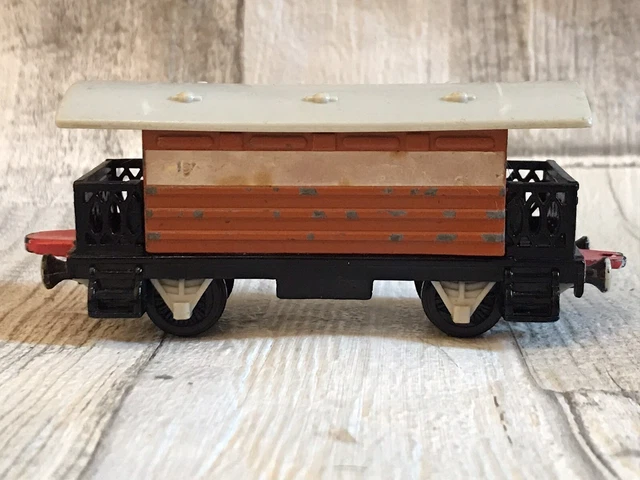 ERTL THOMAS THE Tank Engine Henrietta Carriage Train Vintage 1992 £7.99 ...