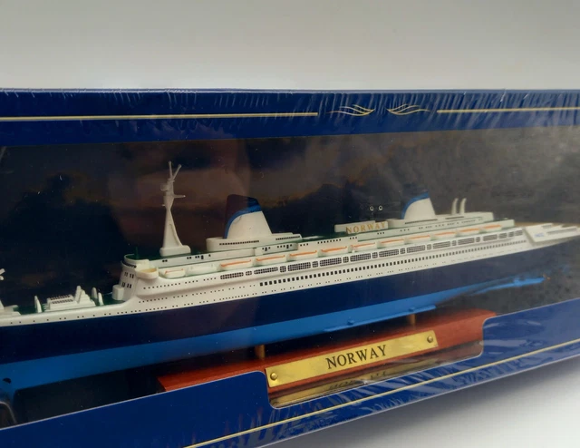 DETAILED 1:1250 SCALE Display Model Norwegian Cruise Ship Ocean Liner ...