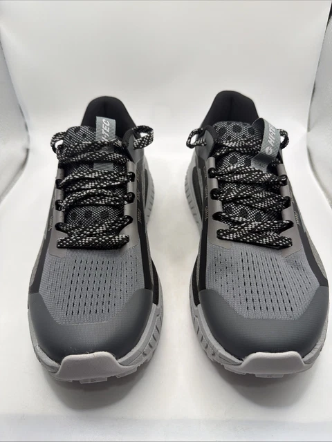 HI-TEC MEN’S CASTLE Rock Black Microchip Hiking Trail Sneakers size 10. ...