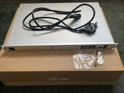 UBIQUITI UDM-PRO UNIFI Dream Machine Pro - Combined Switch / Security ...