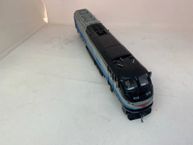 HO SCALE METROLINK F125 Loco with ESU Loksound custom, LEDS, figure ...
