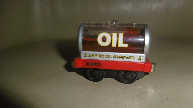 THOMAS THE TANK Engine Take and Play - Sodor oil company £3.99 ...