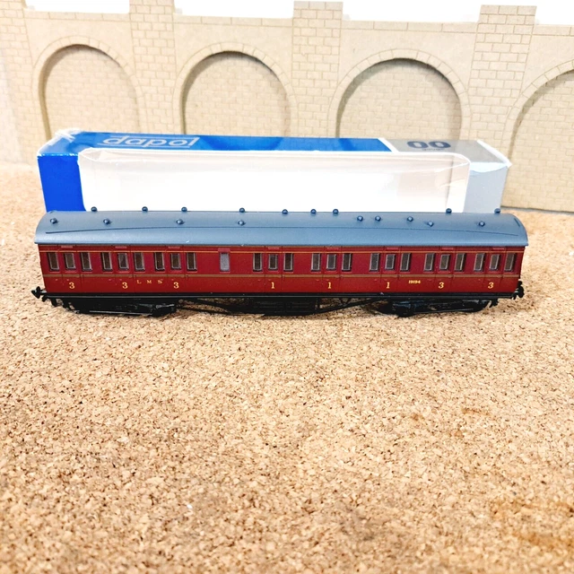 DAPOL OO GAUGE 4P-010-003 57ft STANNIER COACH L.M.S. LINED MAROON £11. ...