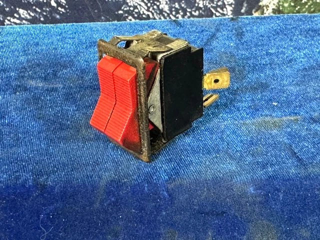 CESSNA 172 N Switch - Split Master + Bezel P/N: S1994-1-1 , S1843-1 $40 ...
