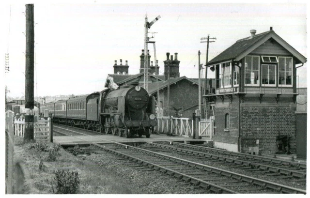 PHOTO EX-SR SCHOOLS Class 4-4-0 No 30936 Cranleigh at Robertsbridge ...