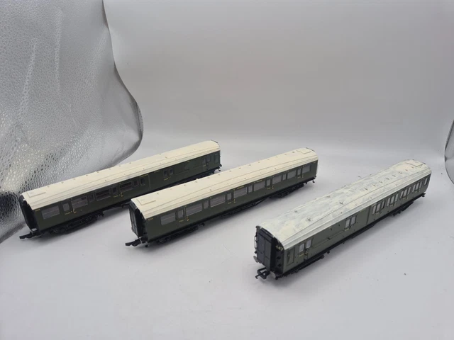HORNBY OO Gauge Model Railway Southern Green rake of 3 Coaches £14.95 ...