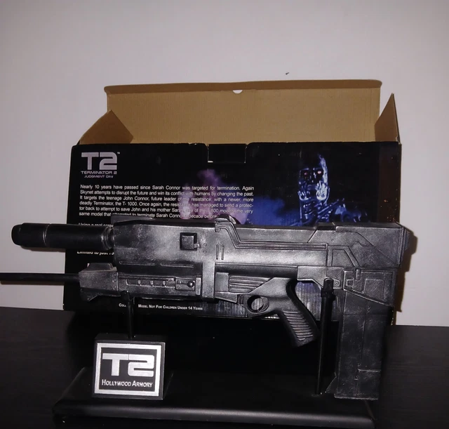RARE ONLY 750 made world wide terminator 2 plasma rifle Hollywood ...
