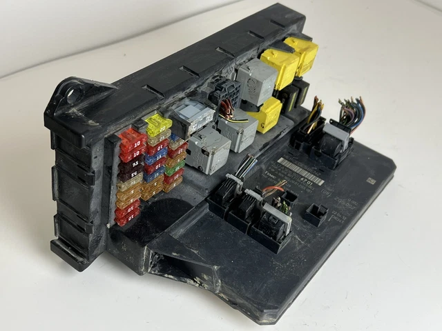 2013 MERCEDES-BENZ SPRINTER Dash Sam Fuse Relay Box Bcm Module ...