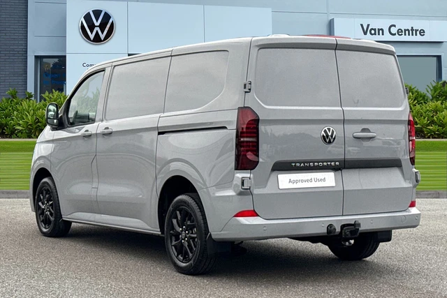 2025 VOLKSWAGEN TRANSPORTER T32 Panel Van Commerce Pro SWB 170PS TDi 8 ...