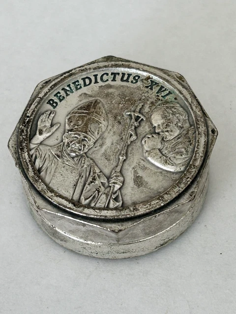 ANCIENNE PETITE BOÎTE métal Benoît XVI Rome + chapelet collection EUR ...