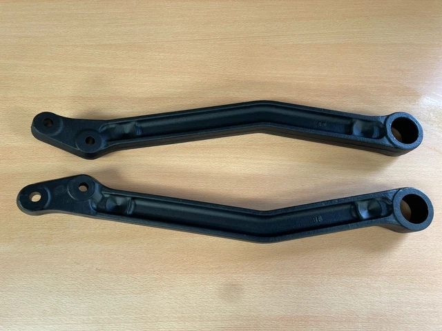 LAND ROVER DEFENDER rear Axle A frame Arms Pair £100.00 - PicClick UK