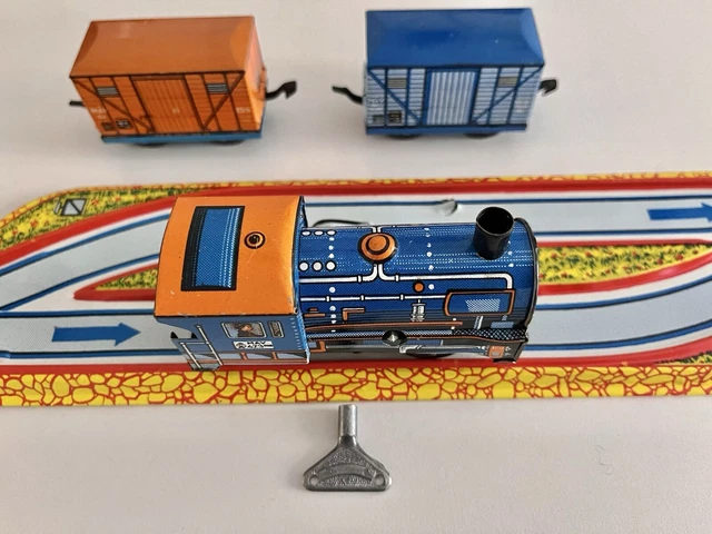 BLECHBAHN MIT LOK, Schienenfahrzeug, Blechspielzeug mechanisch Top ...