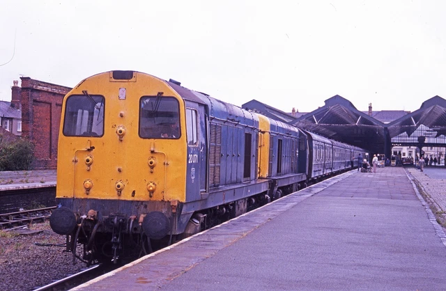 ORIGINAL 35MM RAILWAY Slide Class 20s 20071 20182 Llandudno 26 8 89 ...