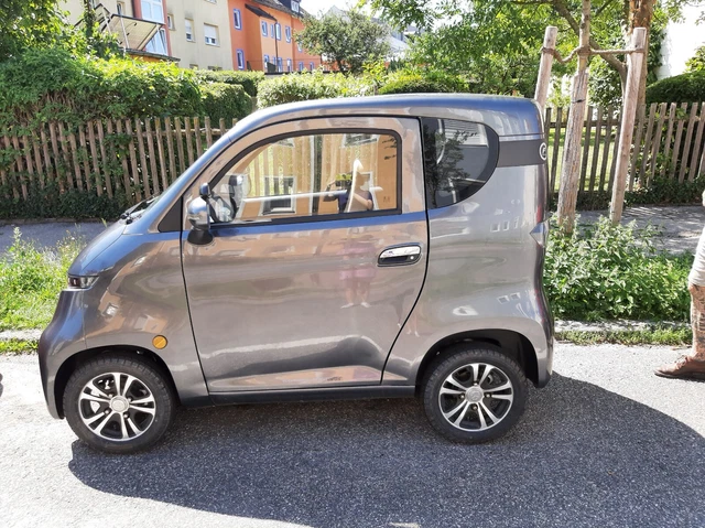 JUNGER KABINENROLLER &FUTURA Two", 45 km/h, ab 15 Jahren* + GRATIS ...
