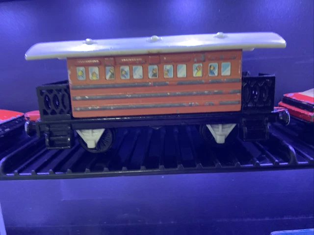 ERTL THOMAS THE Tank Engine And Friends Henrietta Carriage Coach 1992 £ ...