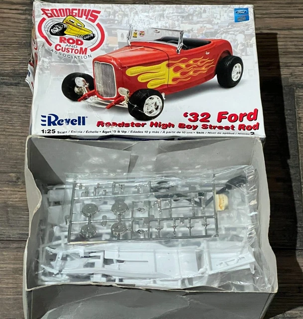 REVELL 32' FORD Roadster High Boy Street Rod Model Kit 1:25 Scale Open ...
