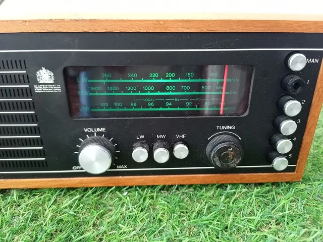 RARE VINTAGE ROBERTS RM33 WOOD CASE RADIO LW MW VHF - Working GC Prop £ ...