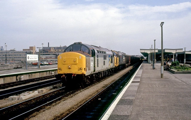 ORIGINAL 35MM COLOUR slide Diesel loco Class 37 no.37903/37905 +rights ...