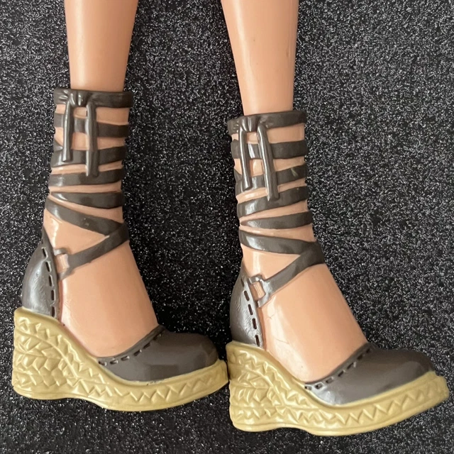 MY SCENE CLOTHING: Getting Ready - Chelsea. Brown/Tan Gladiator Wedges ...
