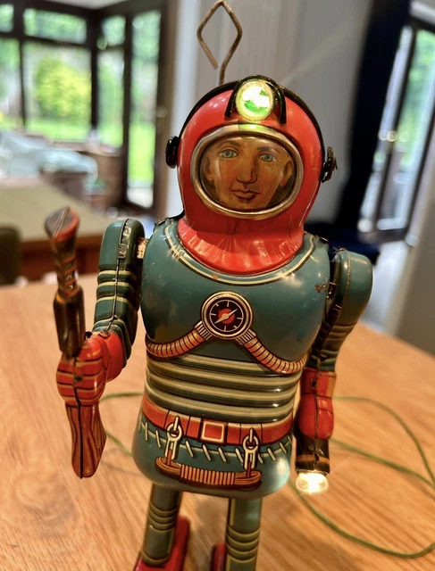 1950S NOMURA SONSCO Japan Tin Battery Operated Space Man Astronaut ...