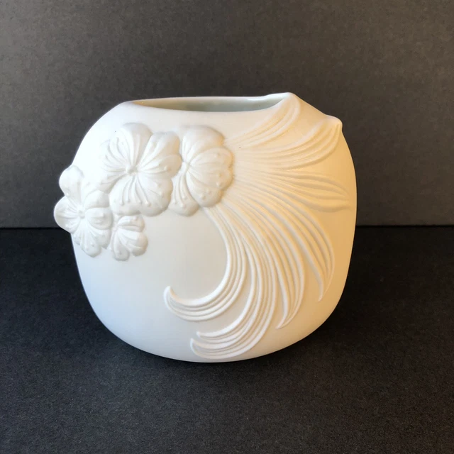 M. FREY FOR AK Kaiser Optic Art Vase Germany Matte Bisque White 4 ...