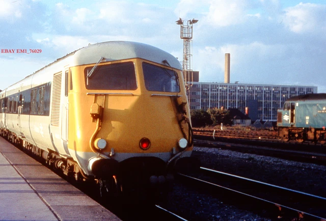 35MM SLIDE: METRO-CAMMELL Pullman DMU in yellow/grey @ Bristol TM 1971 ...