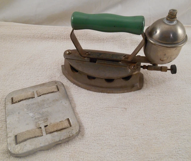 ANTIQUE ROYAL GAS Powered Sad Iron Model D w Green Handle / TRU-Heat ...
