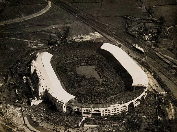 AN AERIAL PHOTOGRAPH Of Wembley Stadium In London In 1923 OLD PHOTO $9. ...