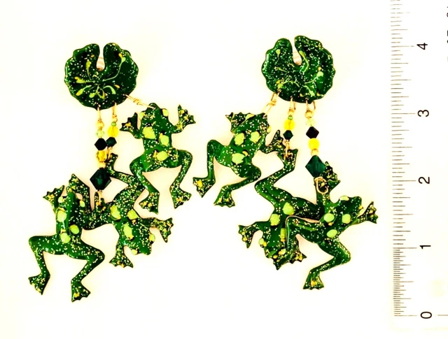 VINTAGE LUNCH AT THE RITZ Green Frogs & Lily Pads Long Dangle Drop ...